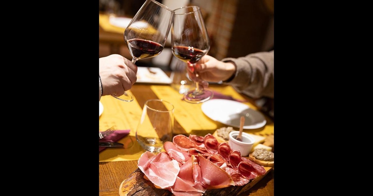 Esperienza di degustazione con sette tipi di vino toscano | GetYourGuide