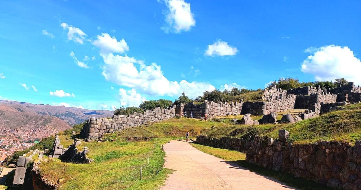 Cusco: excursión de medio día con visita a lugares incaicos | GetYourGuide