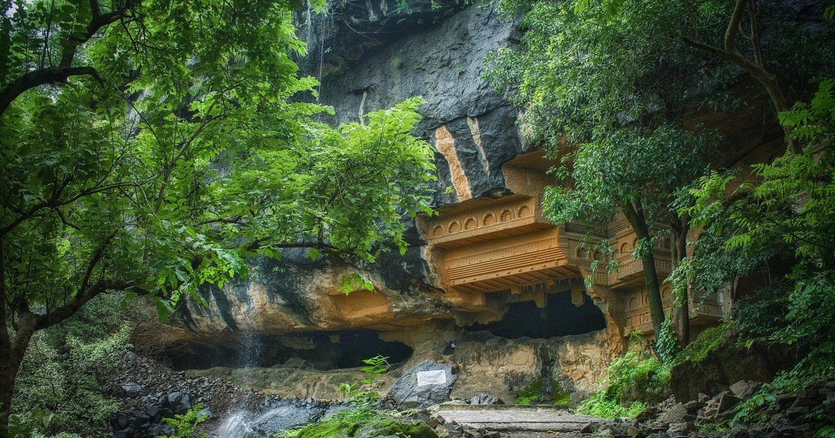 Au départ de Mumbai : Trek dans les grottes de Kondana avec petit ...