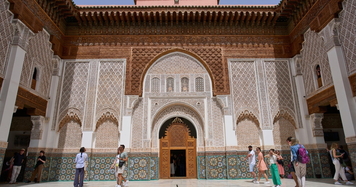 Marrakech: Madrasa Ben Youssef rondleiding met tickets | GetYourGuide