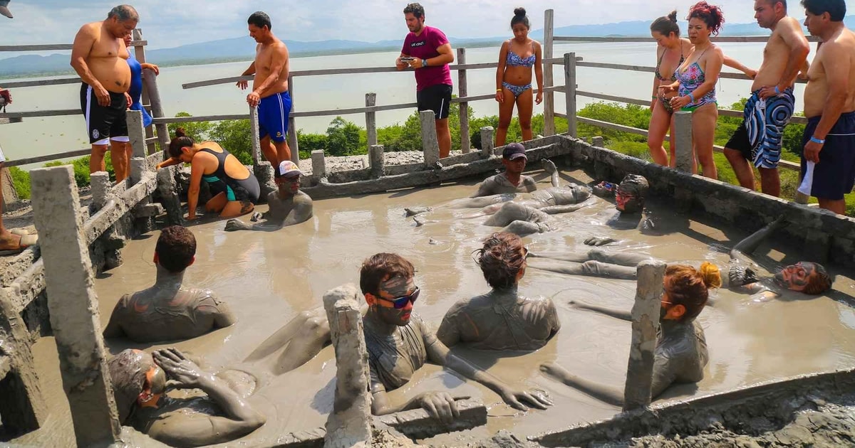 Volcan de lodo medicinal con almuerzo en Cartagena | GetYourGuide