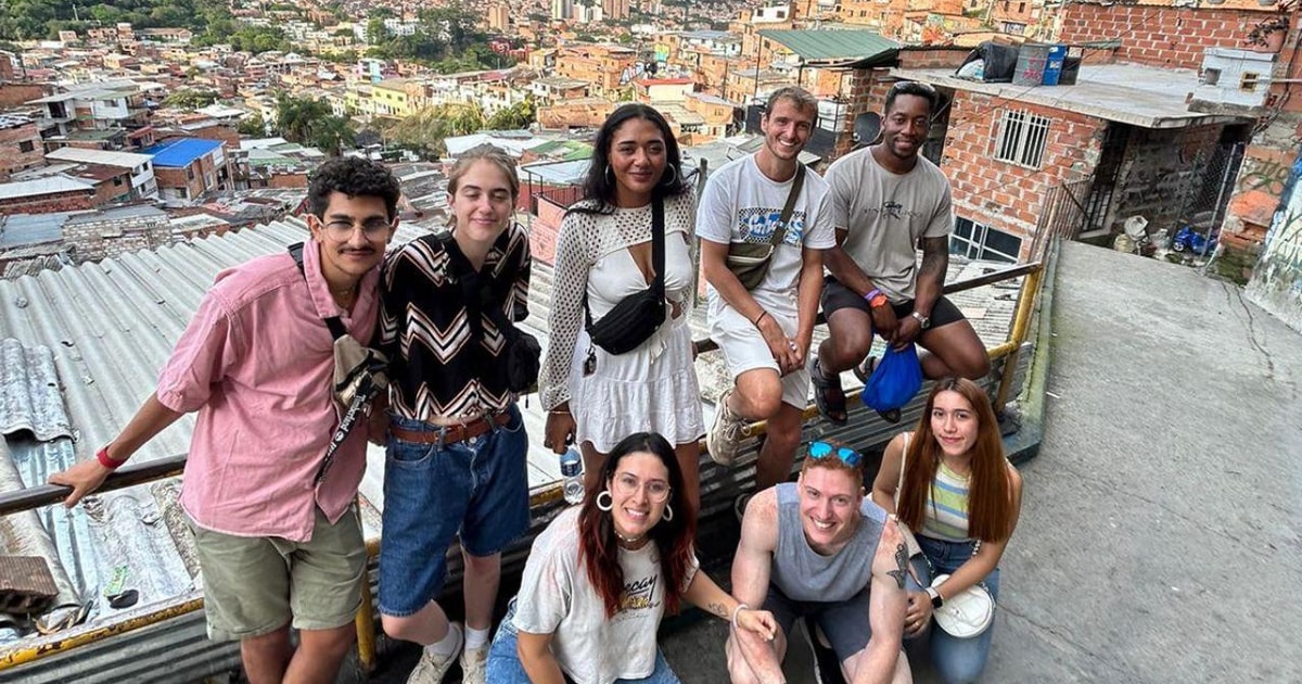 Comuna 13: Graffiti Tour | GetYourGuide