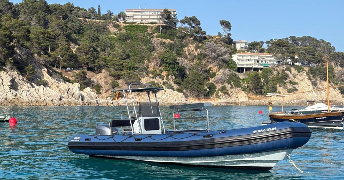 Tossa de Mar: Excursión en barco por las calas de la Costa Brava ...
