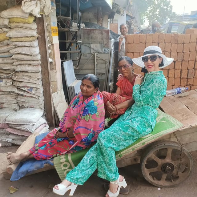 Meet Dabbawala Visit Dhobi Ghat & Dharavi slum with Train | GetYourGuide