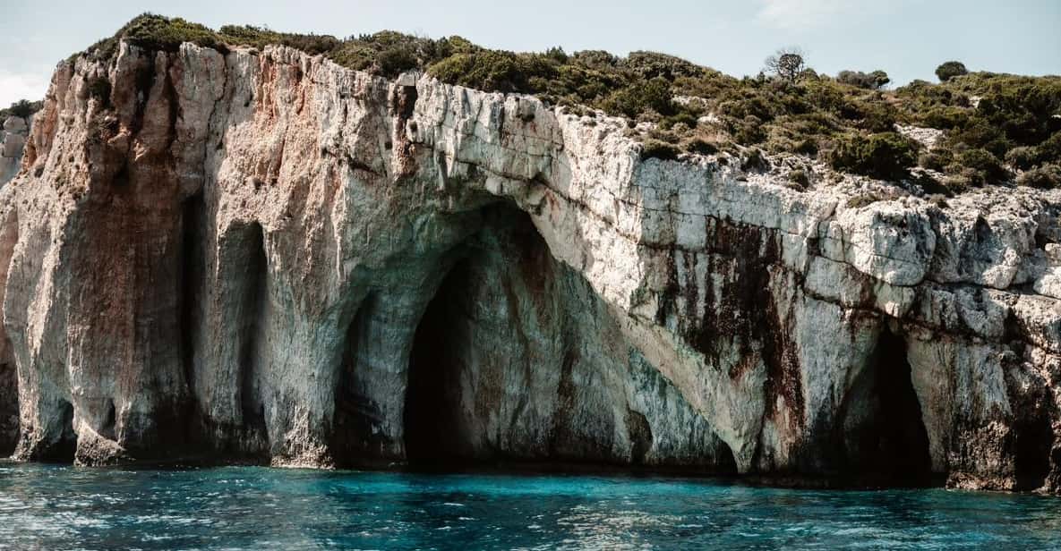 Bådtur på Zakynthos: Skibsvrag og blå huler Original | GetYourGuide