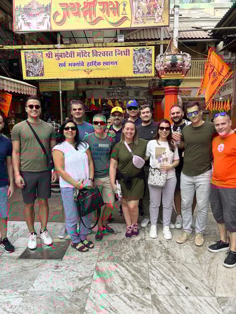 Gira en directo por el Bazar del Sur de Bombay | GetYourGuide