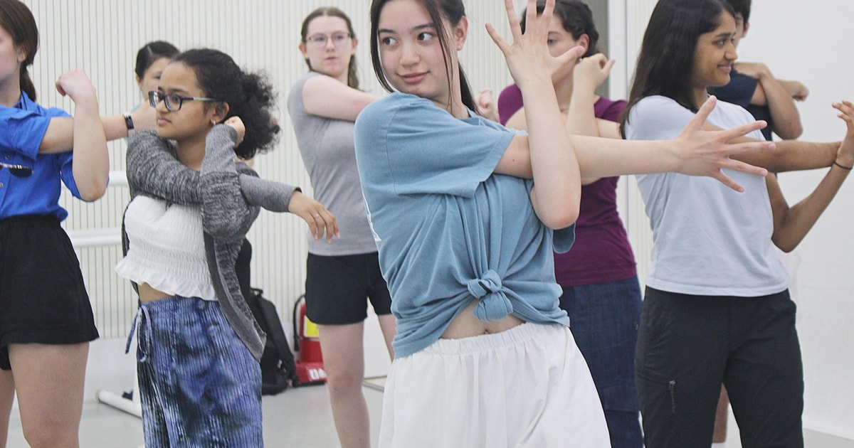 Seoul: K-Pop Dance Class (Recommended by CNN and BBC) | GetYourGuide