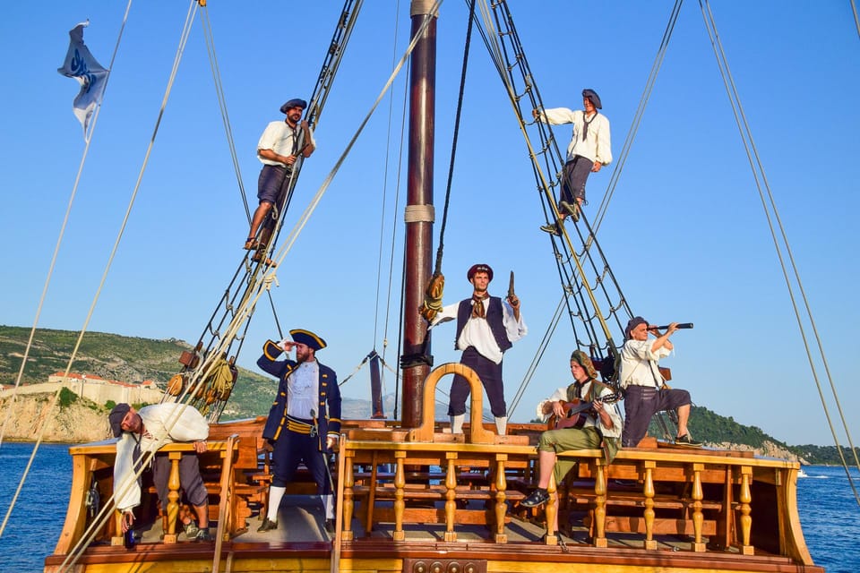 Panoramic Galleon Cruise with a Live Show at Sunset | GetYourGuide