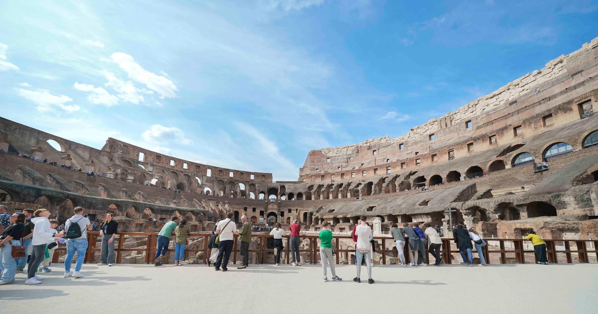 Rome: Colosseum Arena VIP Morning Tour with Coffee Max 6 Pax | GetYourGuide
