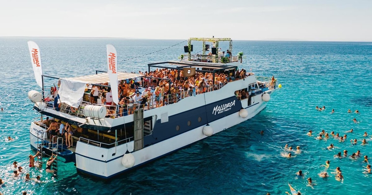 Mallorca: Bootsparty mit Live-DJs, Mittagessen und Nachtclub-Eintritt ...