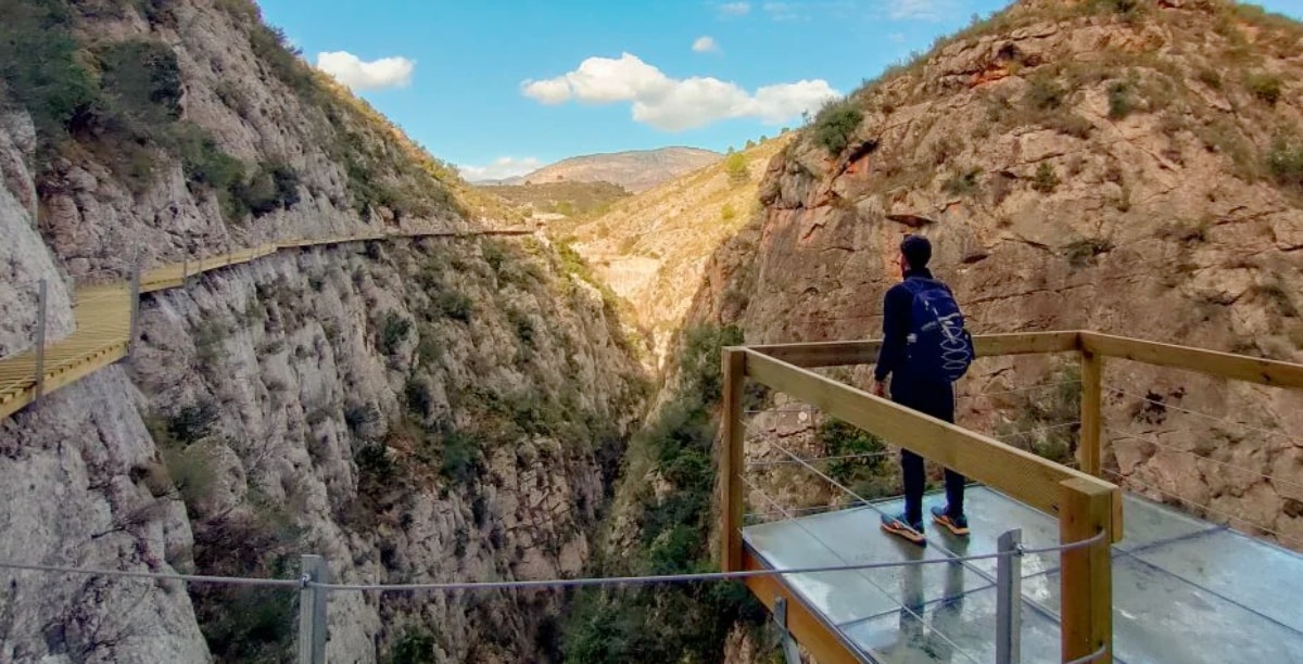 Ruta de senderismo guiada a la pasarela del cañón de Relleu | GetYourGuide