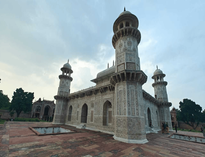 Agra: Skip-the-line Taj Mahal, Agra Fort & Baby Taj Tour | GetYourGuide