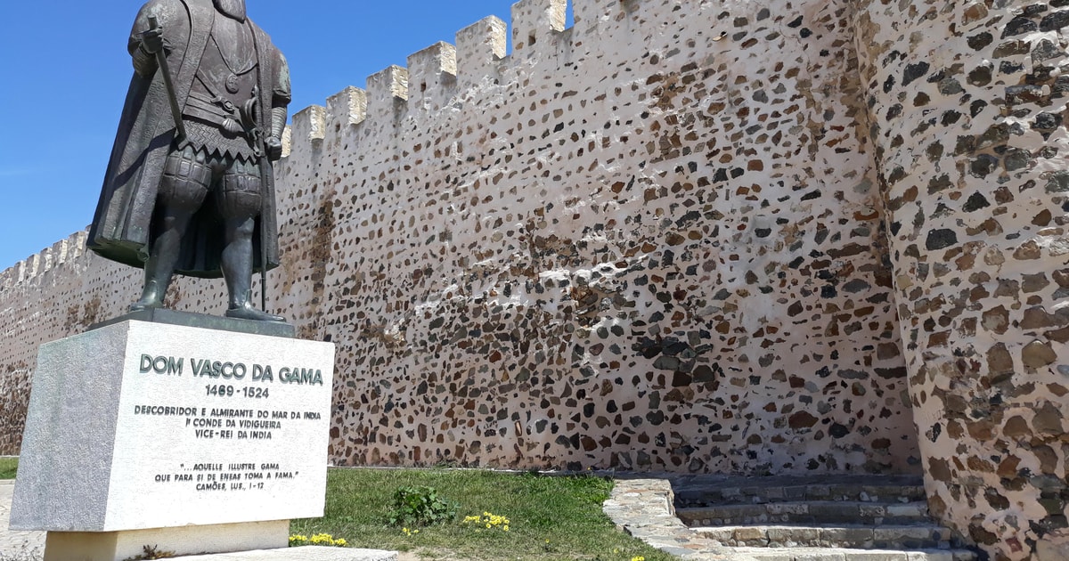 Sines: Tour pelo centro histórico, museu e castelo de Sines | GetYourGuide