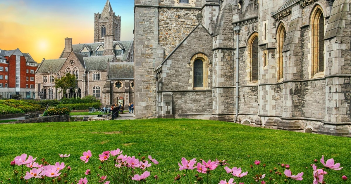 Dublin: Book of Kells, Dublin Castle and Christ Church Tour | GetYourGuide