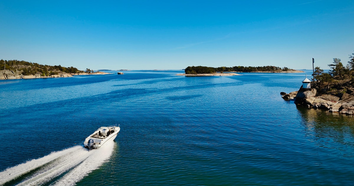 Helsinki: Wycieczka prywatną łodzią | GetYourGuide