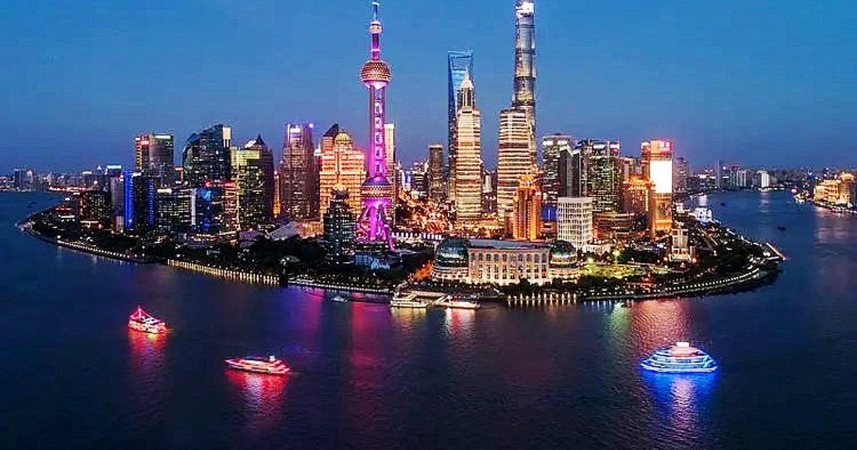 Shanghai Night River Cruise VIP Seat with Authentic Dinner | GetYourGuide
