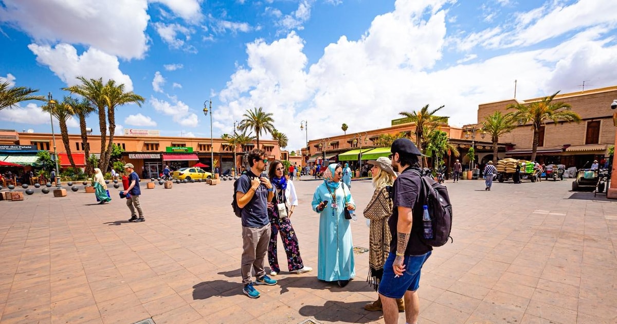 Patrimoine de Marrakech : visite à pied du palais Bahia et des tombeaux ...