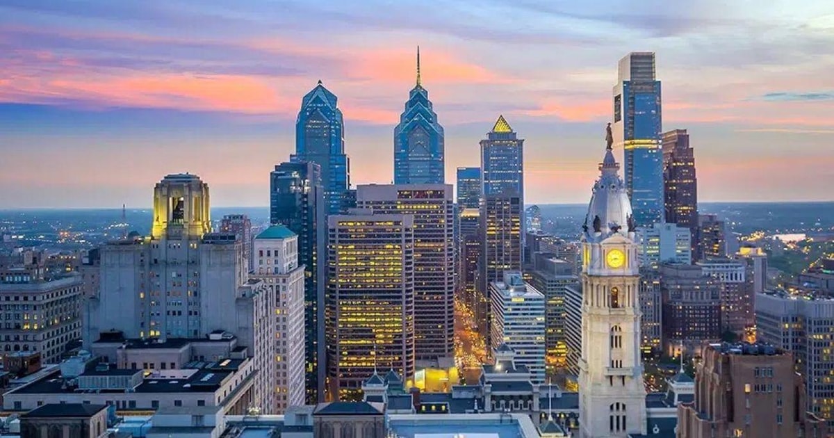 Filadelfia: paseos en helicóptero sobre la ciudad y el río | GetYourGuide
