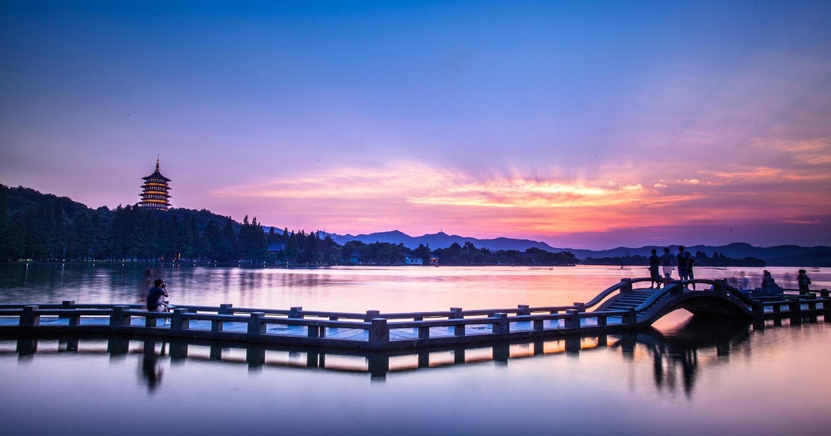 Hangzhou:Luxus West Lake Cruise+Santan Yinyue Island Ticket | GetYourGuide