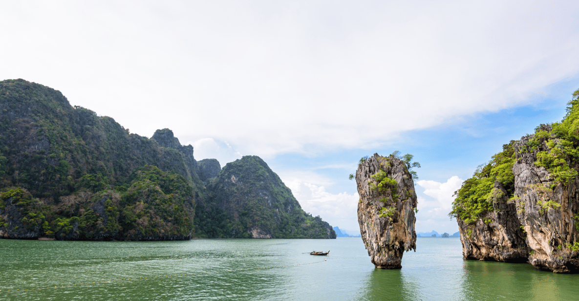 Pemandangan Pulau James Bond Dengan Bot Vintage Mewah | GetYourGuide