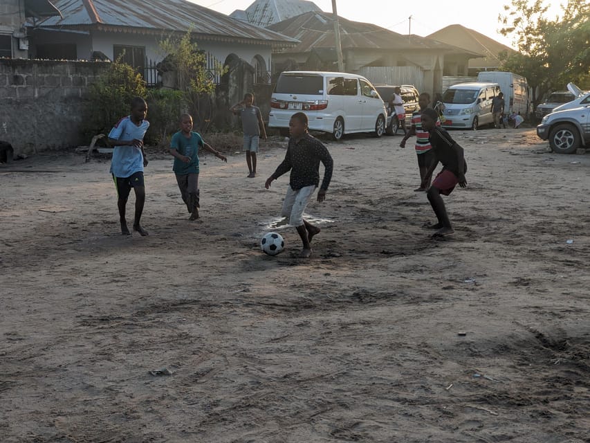 Rise & Ride Uswazi Streets The Other Side of Ng'ambo Town | GetYourGuide