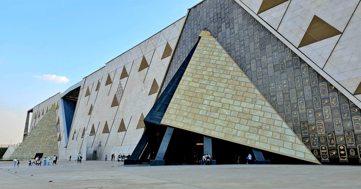 Kairo: Großes Ägyptisches Museum, Pyramiden, Sphinx Tour & Mittagessen ...