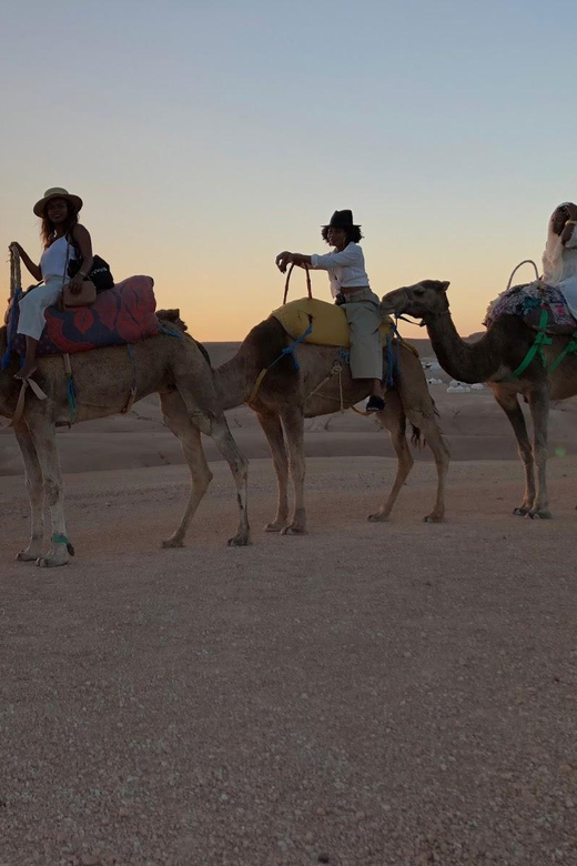 Marrakech Dîner spectacle SUNSET CAMEL RIDE DÉSERT D'AGAFAY | GetYourGuide