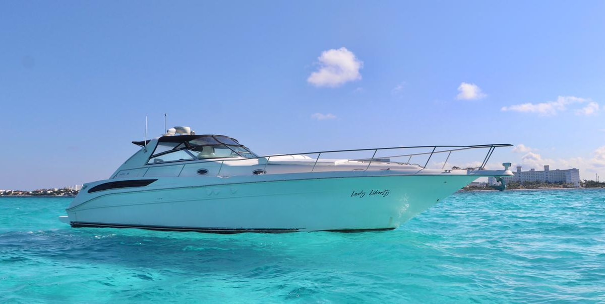 Paradiso della crociera in uno yacht di lusso a Cancun | GetYourGuide