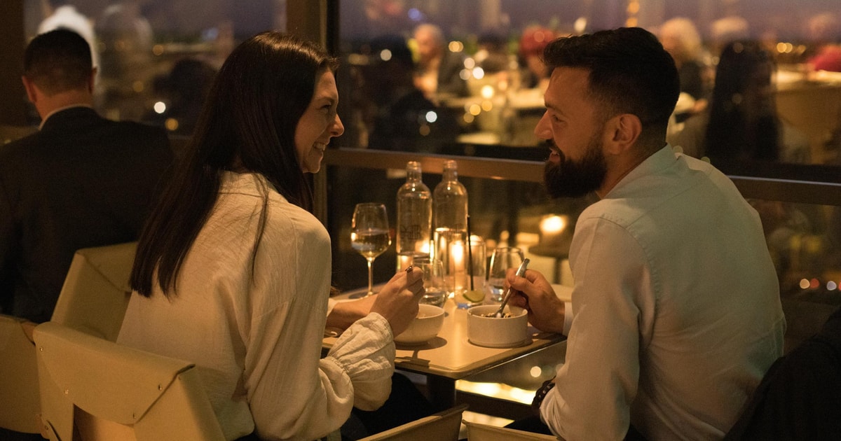 Paris: Romantic Valentine's Day dinner in the Eiffel Tower | GetYourGuide