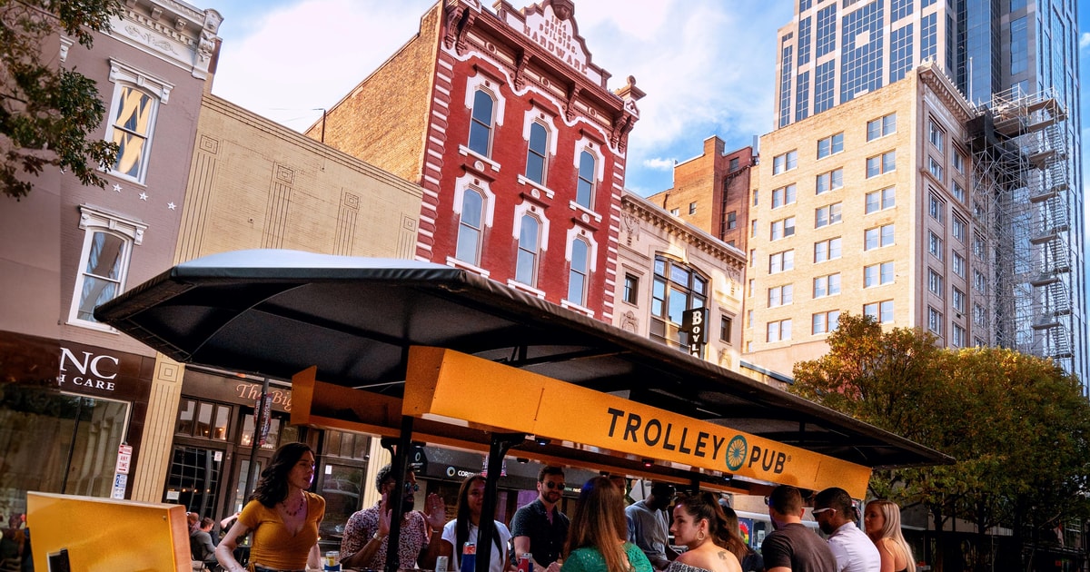 Visita pública del Trolley Pub Austin | GetYourGuide
