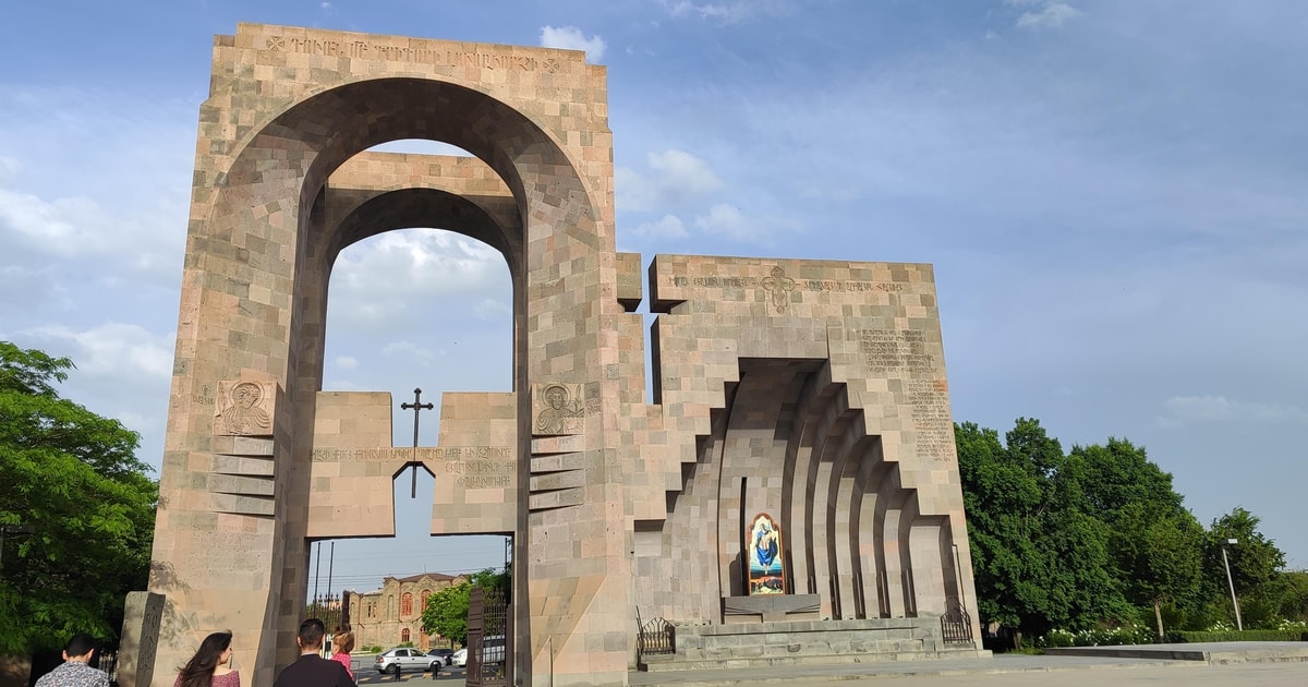 A magia do vinho e a cultura religiosa na Arménia: Dos santuários às ...