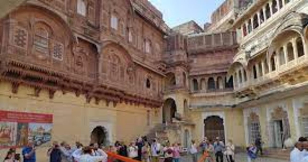 FREE GUIDE WITH BLUE CITY TOUR | GetYourGuide