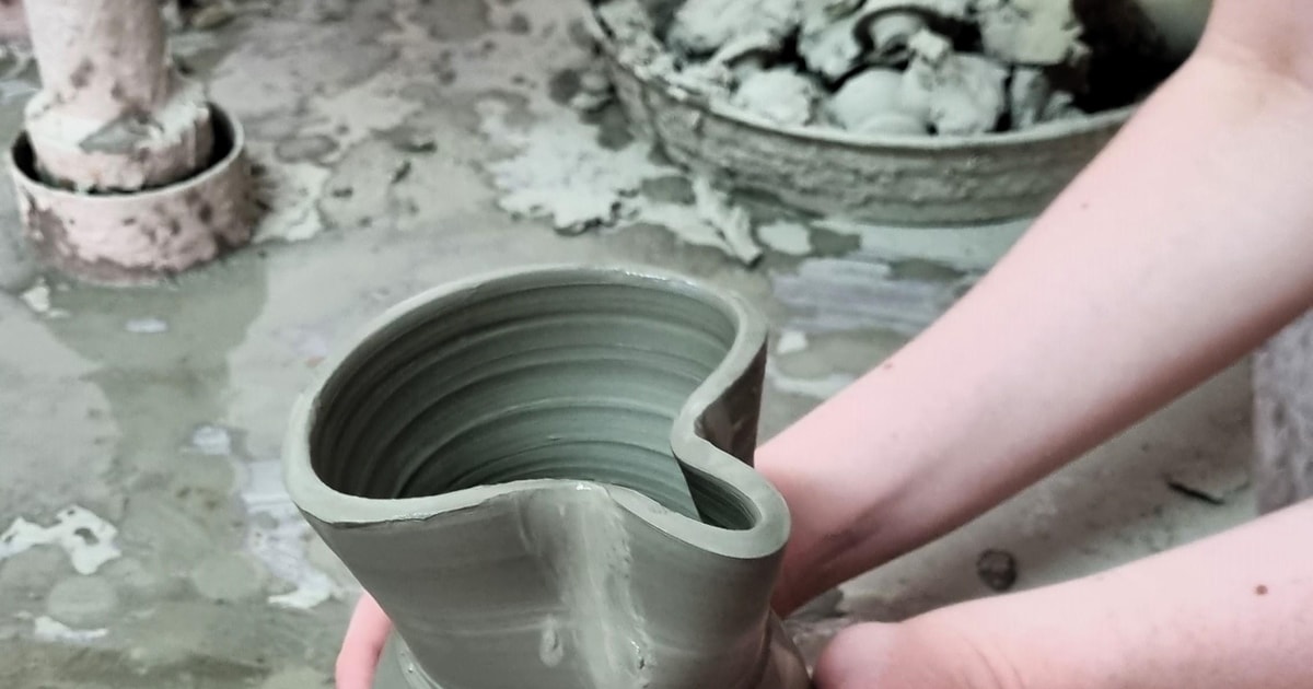 Grottaglie: Shape ceramics at the potter's wheel | GetYourGuide