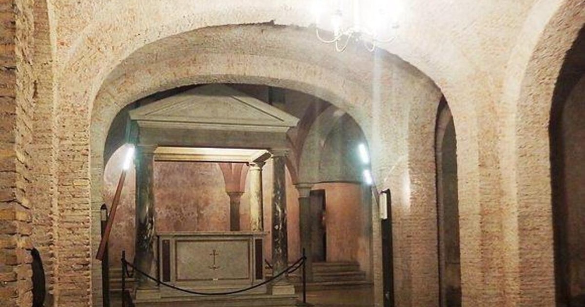 Rome: Colosseum & Appian Catacombs tour with transfere | GetYourGuide