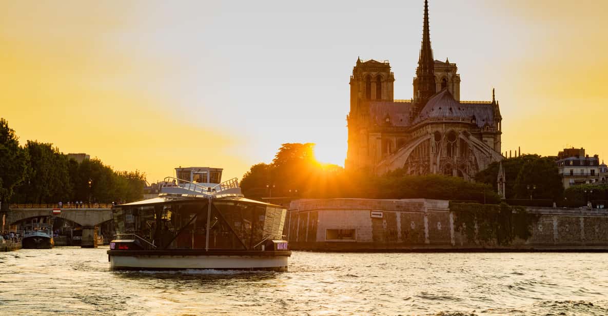 Paris: Seine Nehri üzerinde Sevgililer Günü Yemek Gezisi | GetYourGuide