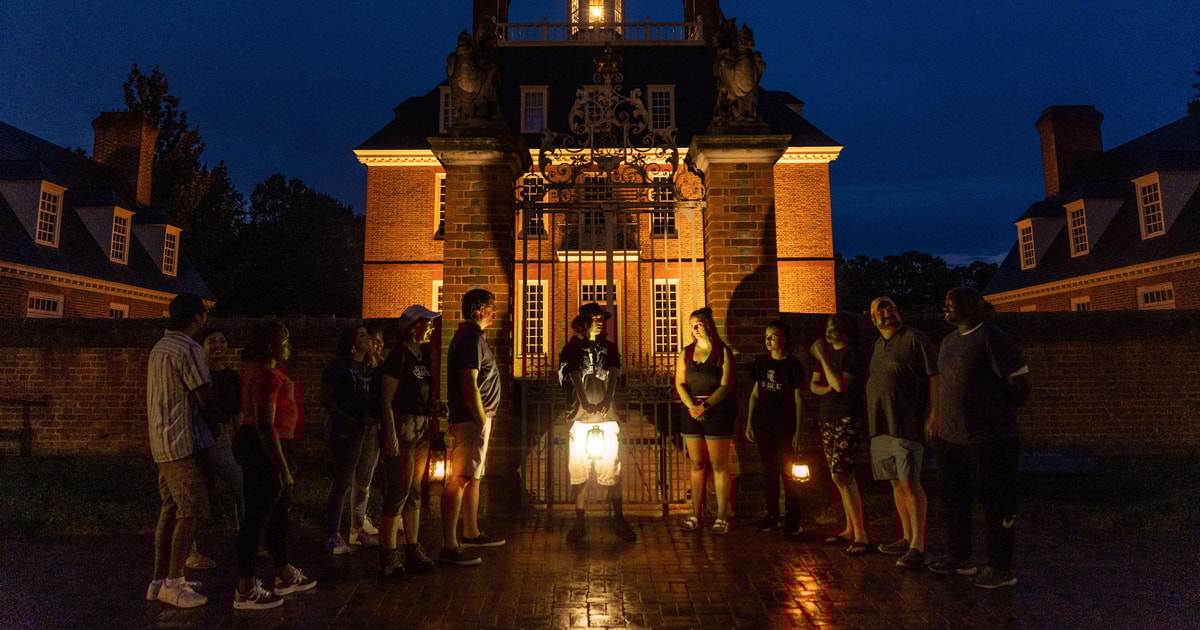 Colonial Ghosts: Whispers of Williamsburg Ghost Tour | GetYourGuide