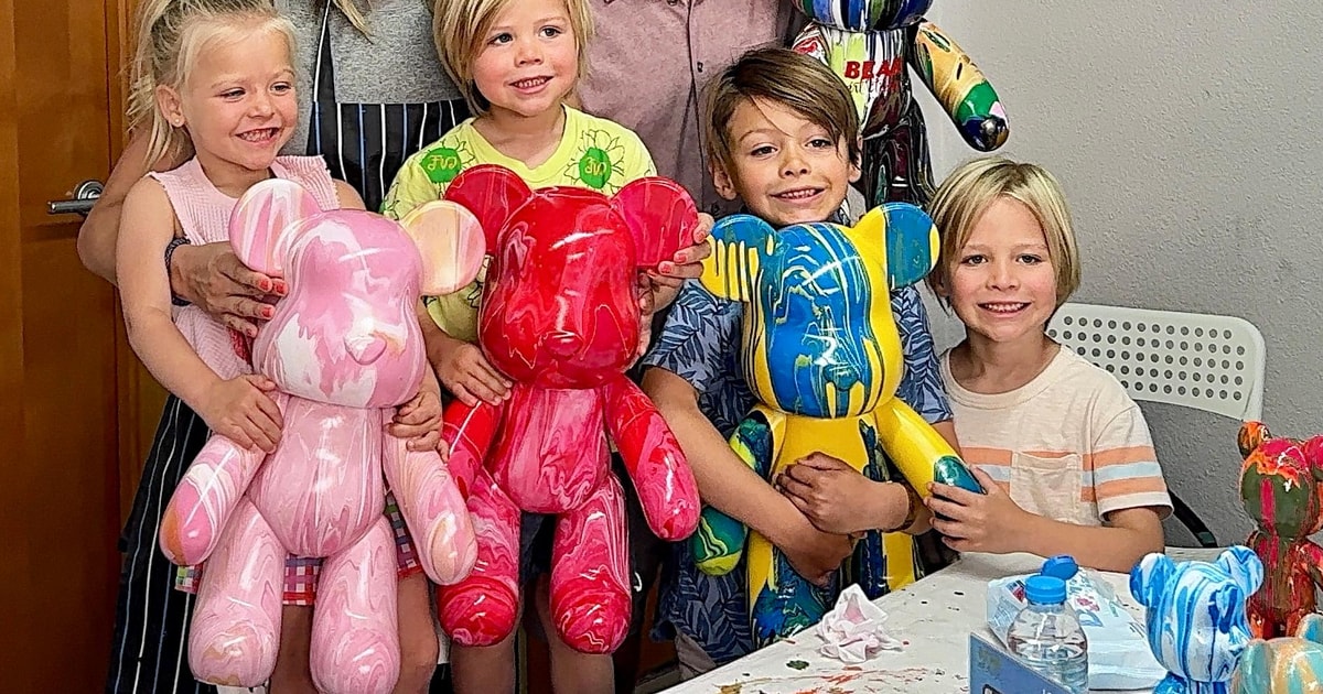 Alicante: Fluid Painting Workshop – Create Your Own Art | GetYourGuide