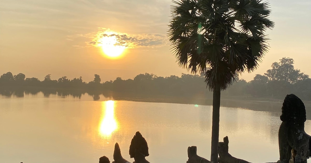 Siem Reap: Sunset Golden Hours at Srah Srang | GetYourGuide