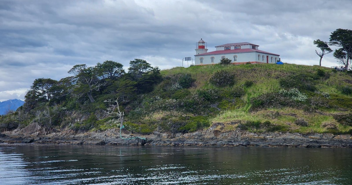 From Punta Arenas: Trekking San Isidro Lighthouse | GetYourGuide