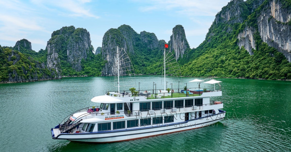 Croisière de luxe à Ha Long avec transfert en limousine | GetYourGuide