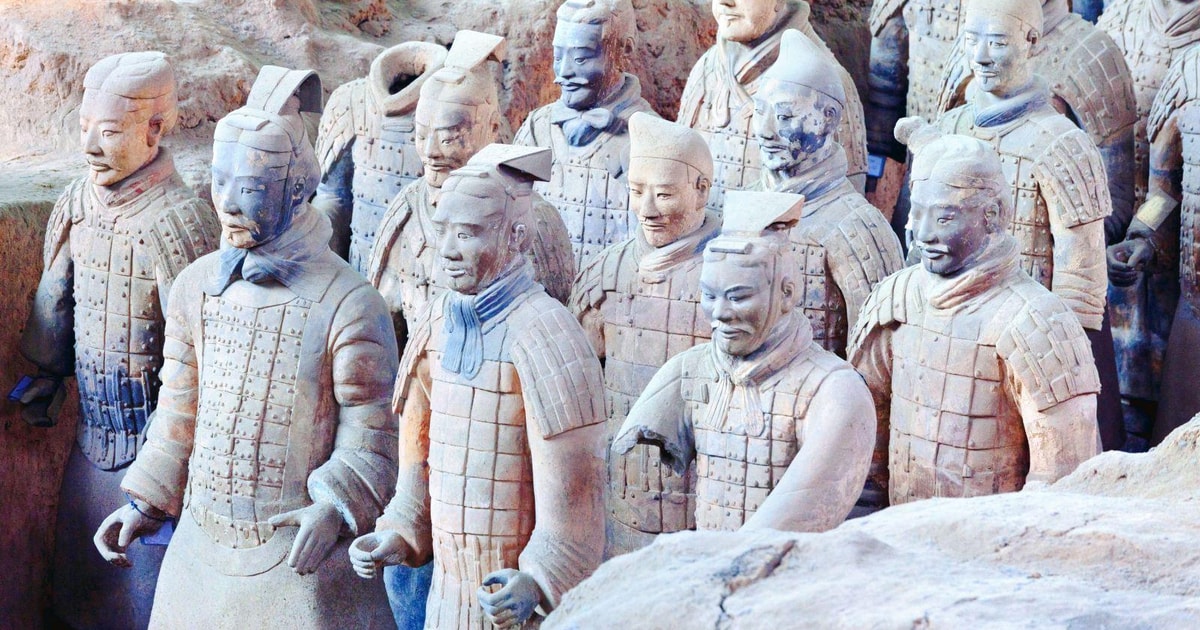 Xi'an: Terracotta Army & Huaqing Palace Tour with Lunch | GetYourGuide