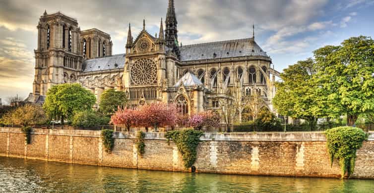 Paris Old Town Highlights Guided Walking Tour | GetYourGuide