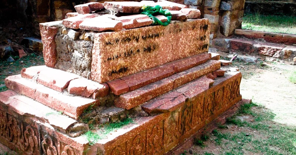 Delhi: Mehrauli Archaeological Park Tour with Hotel Pickup | GetYourGuide