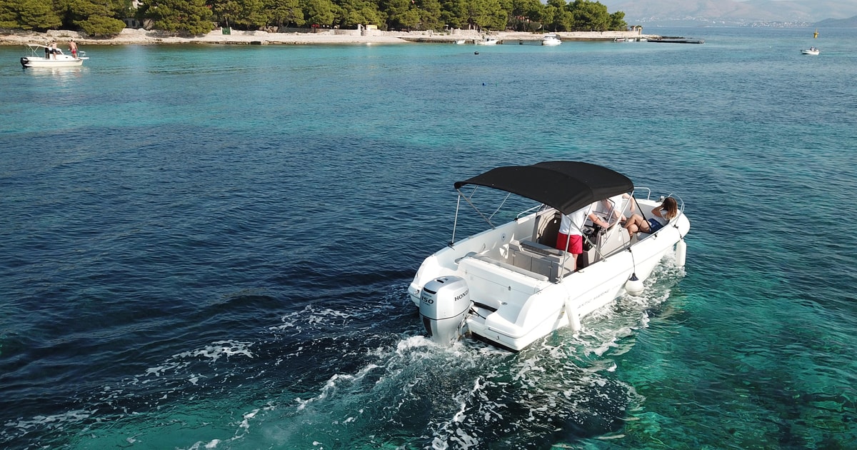 Split-Tour en barco privado: Trogir, Laguna Azul y Naufragio | GetYourGuide