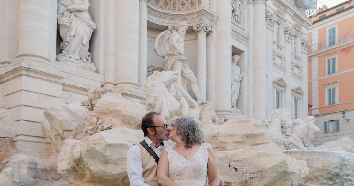 Rom: Privates Fotoshooting am Trevi-Brunnen, Fontana di Trevi ...