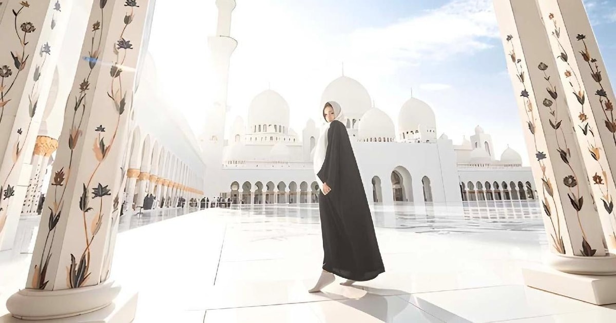 Dubai: Sheikh Zayed-moskee & Warner Bros met transfer | GetYourGuide