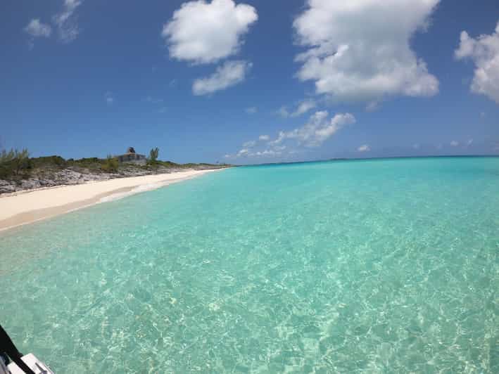 TOUR DE MEDIO DÍA EN GRUPO POR LA ESCAPADA A LA ISLA ROSA | GetYourGuide