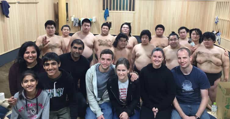 Visita a los entrenamientos de sumo en Tokio con asiento en primera ...
