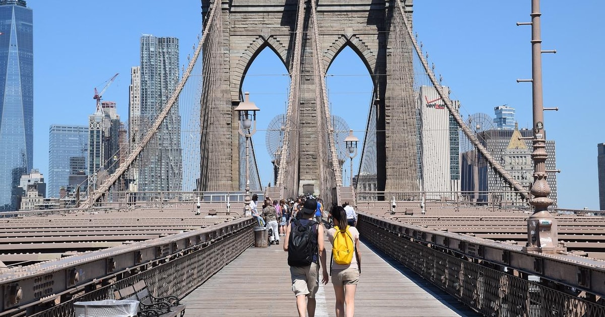 NYC: The Incredible Brooklyn Bridge & Manhattan Tour | GetYourGuide