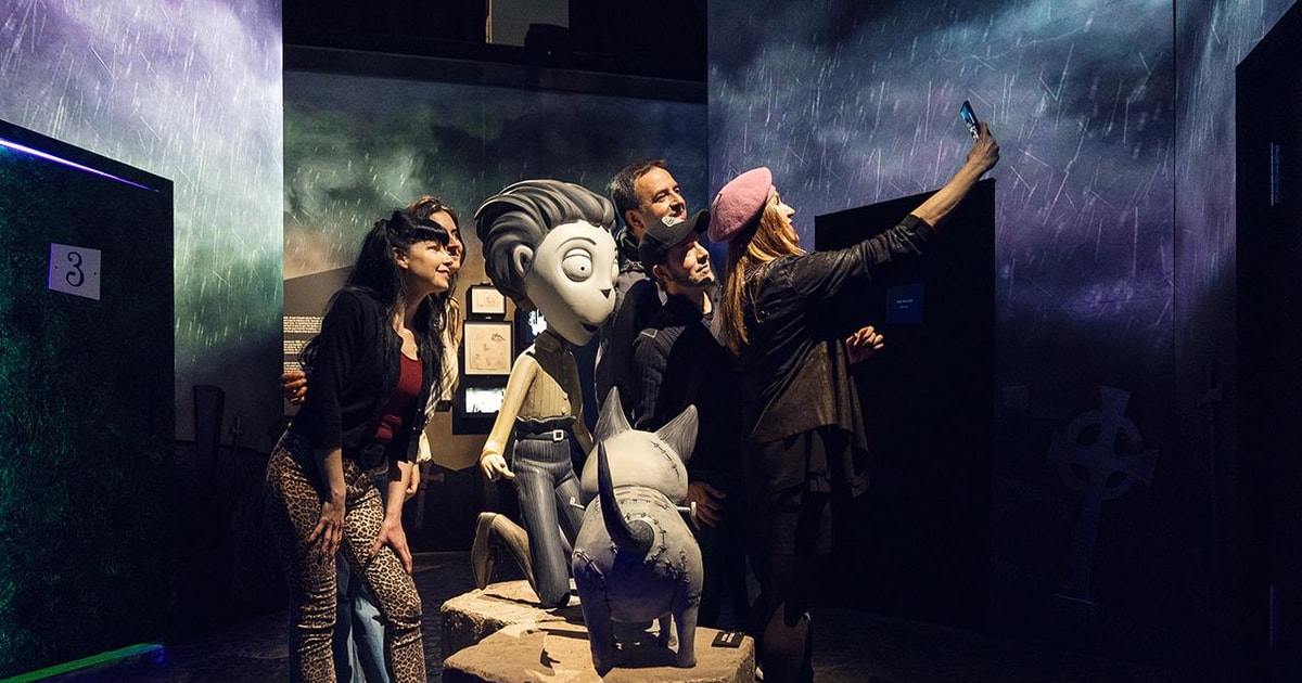 Barcelona: Entrada a la exposición El Laberinto de Tim Burton ...